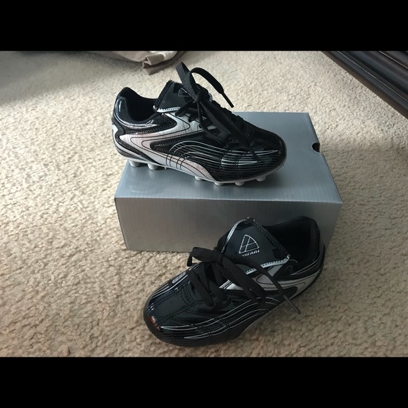 Vizari | Shoes | Cleats | Poshmark
